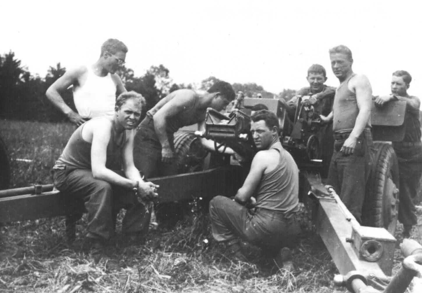 Hilbert Margol- gun crew